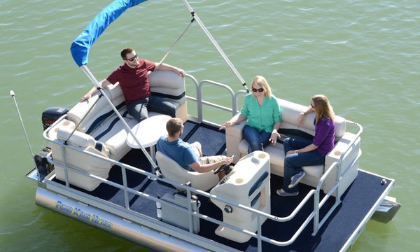 Small Pontoon Boats – Big Fun in a Small Package